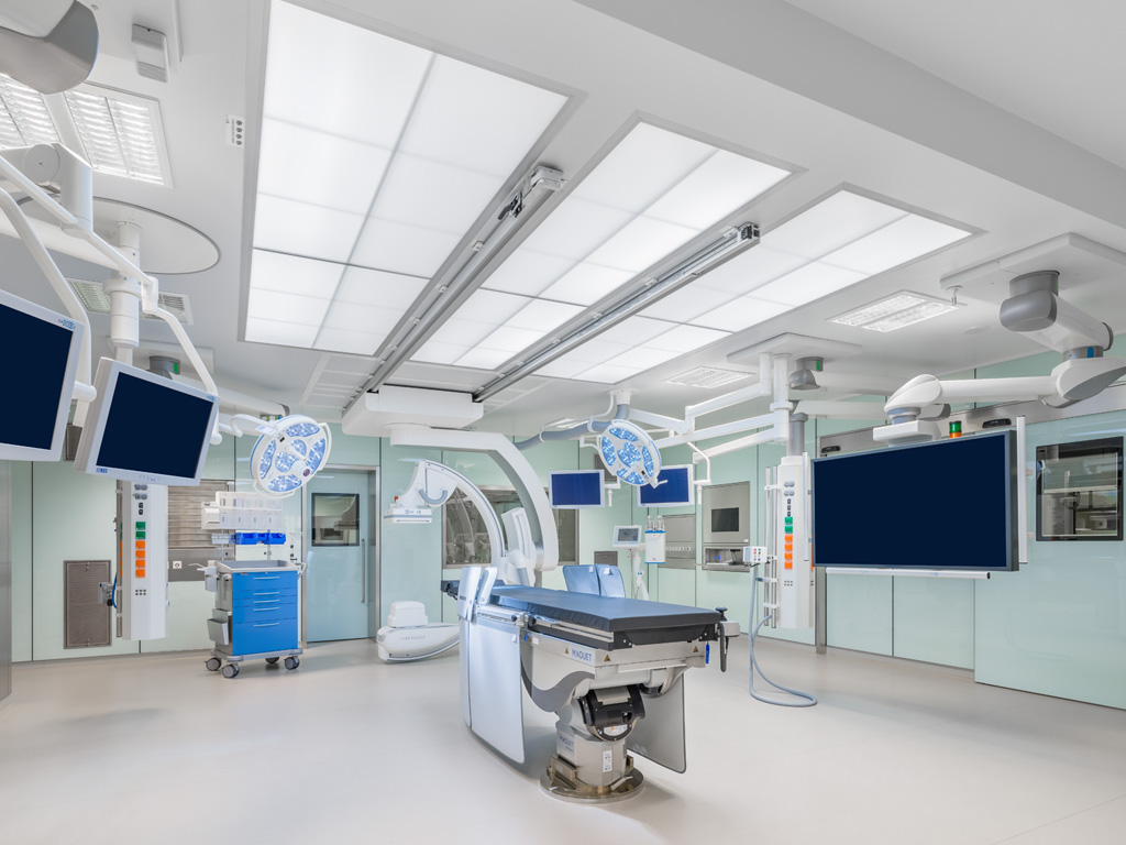 Cutting-edge surgical complex with HEPA filters